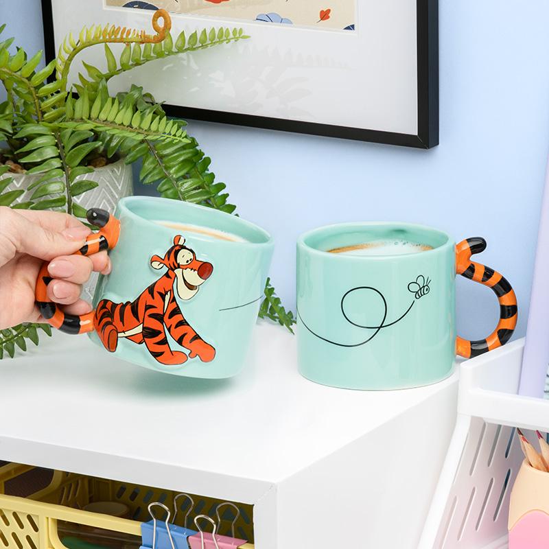 WINNIE THE POOH - Tigger - Shaped Mug : ShopForGeek.com: Mok Paladone ...